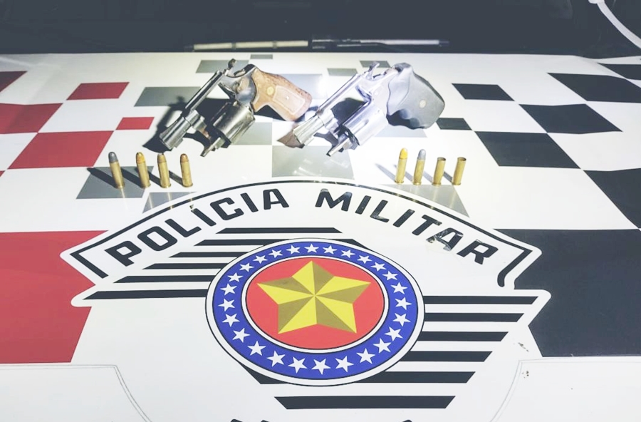 Mulher é Presa Com Duas Armas De Fogo E Procurado Pela Justiça é